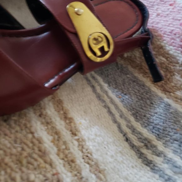 Etienne Aigner | Shoes | Vintage Etienne Aigner Sandals Size 6 | Poshmark